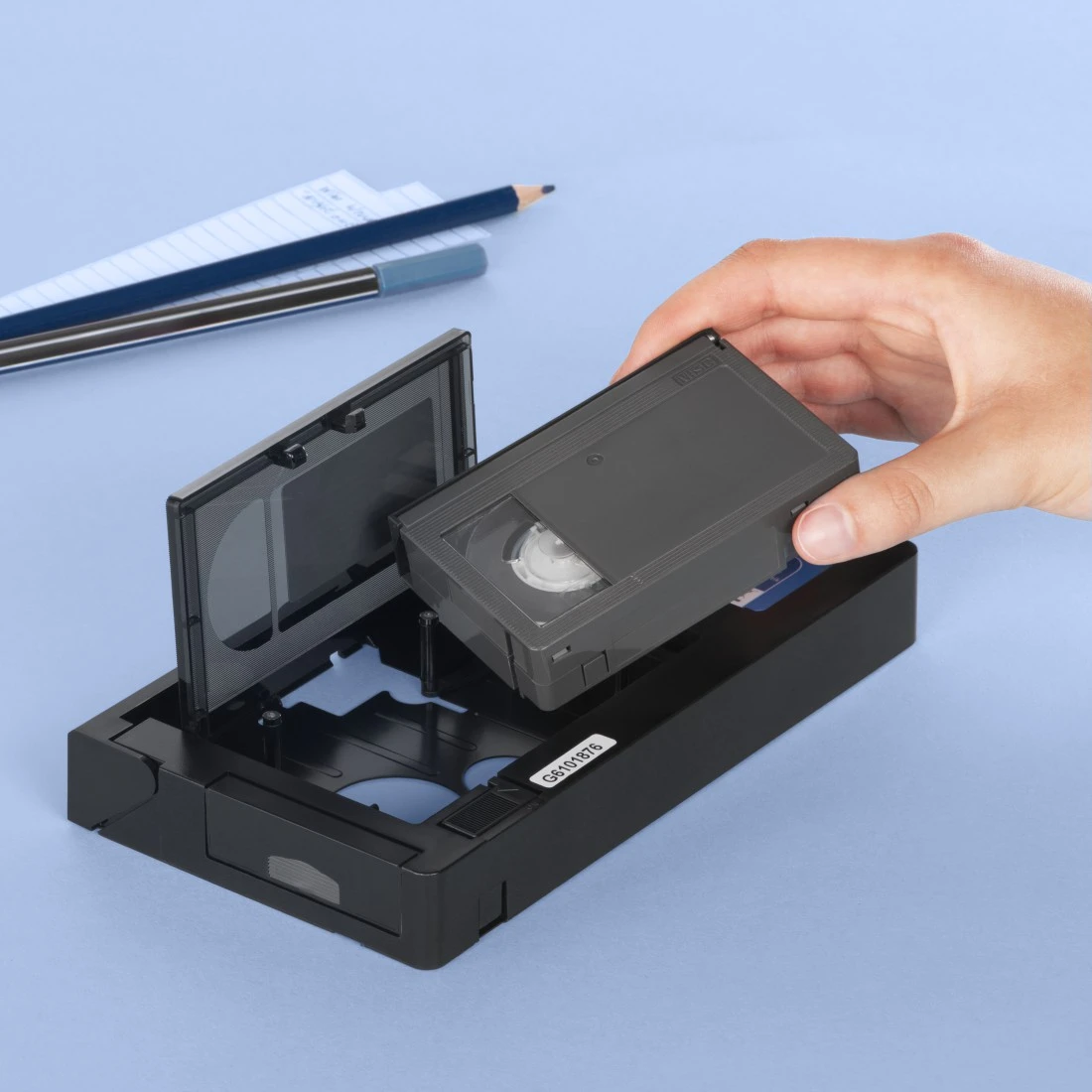 VHS-C/VHS "Auto" Cassette Adapter | Hama