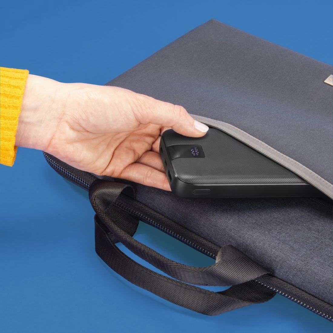 | Hama | "PD 10" Power Pack 10000 mAh, Outputs: 2x USB-C, USB-A, Fast ...