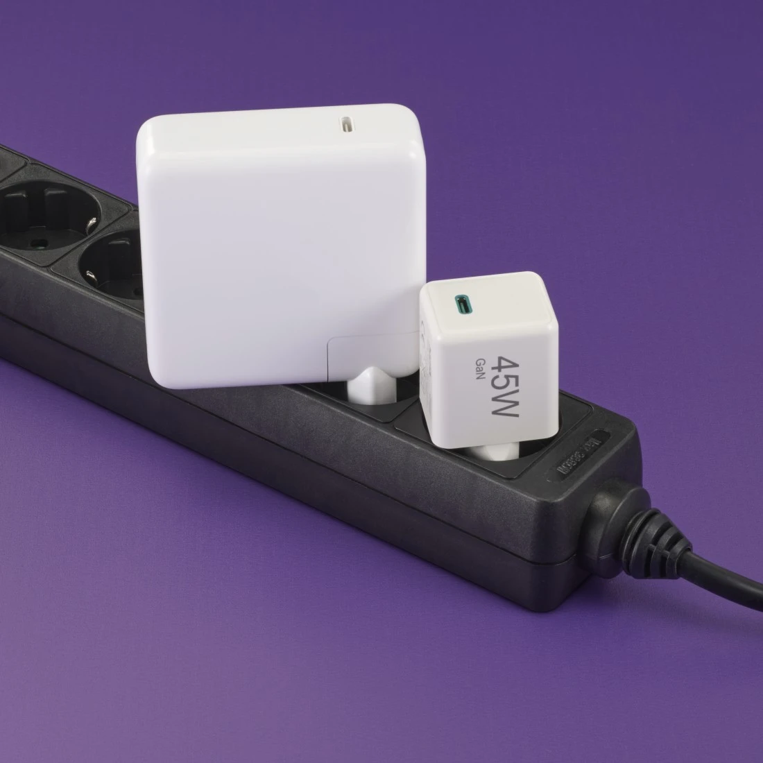 | Hama | Fast Charger, GaN, USB-C, Super-Mini Charger, PD, 45 W, white